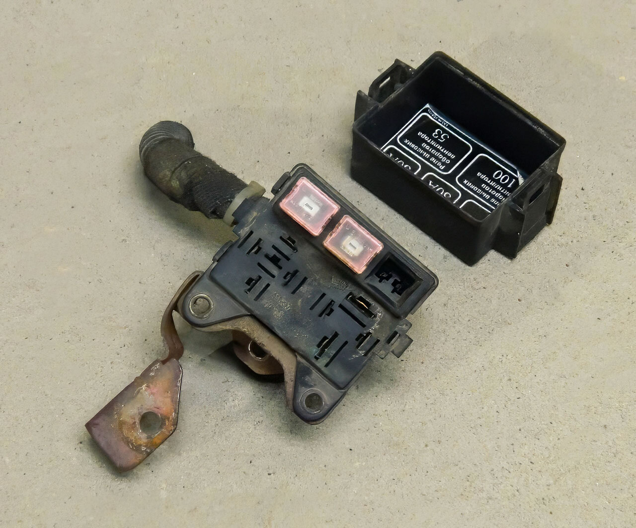 Блок предохранителей Chery Amulet (A113723017BA)