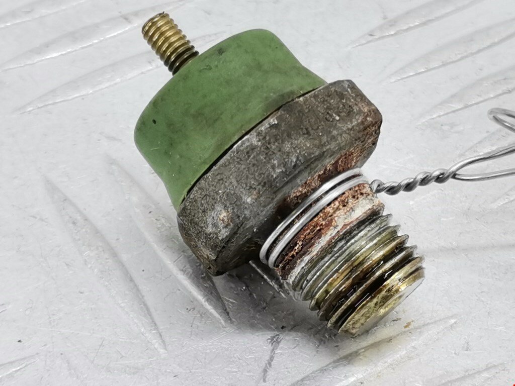 Датчик давления масла Mazda 2 DY C20118501 арт. 1627415