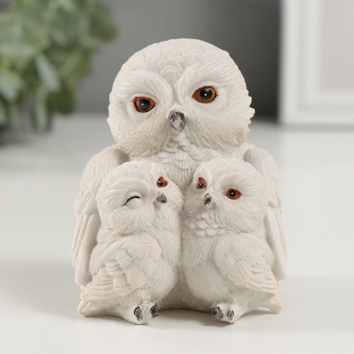 Фигурка полистоун «Семья белых совушек», 8×7×8.5 см