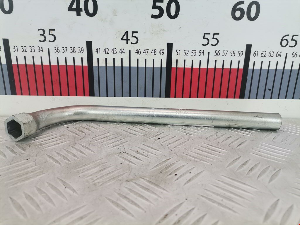 Ключ баллонный Audi A6 C5 4D0012219A арт. 1579522