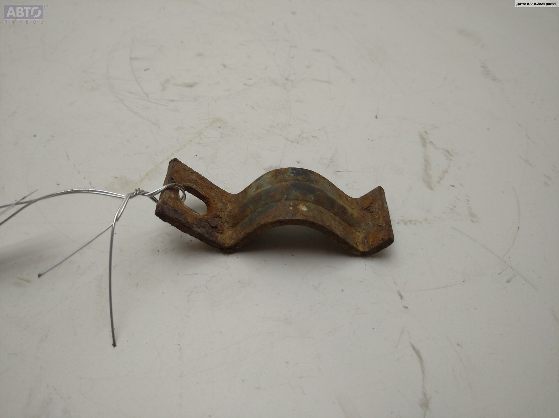 Крепление втулки стабилизатора переднего Volkswagen Transporter T4