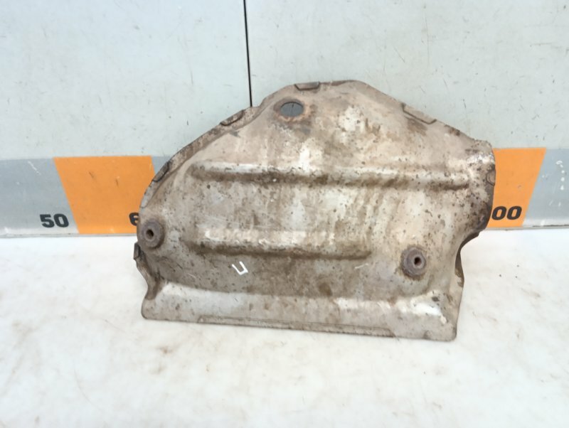 Б/У Инфинити Ех35 Экран тепловой Infiniti EX35 2008 J50 Прав. 313272 NISSAN арт. 16590JK21A