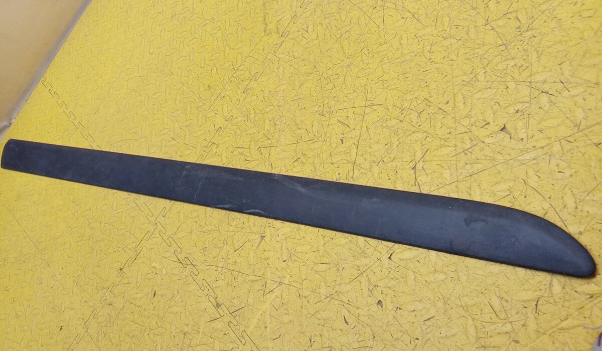 Молдинг двери передней правой Fabia II Skoda 5J0853516