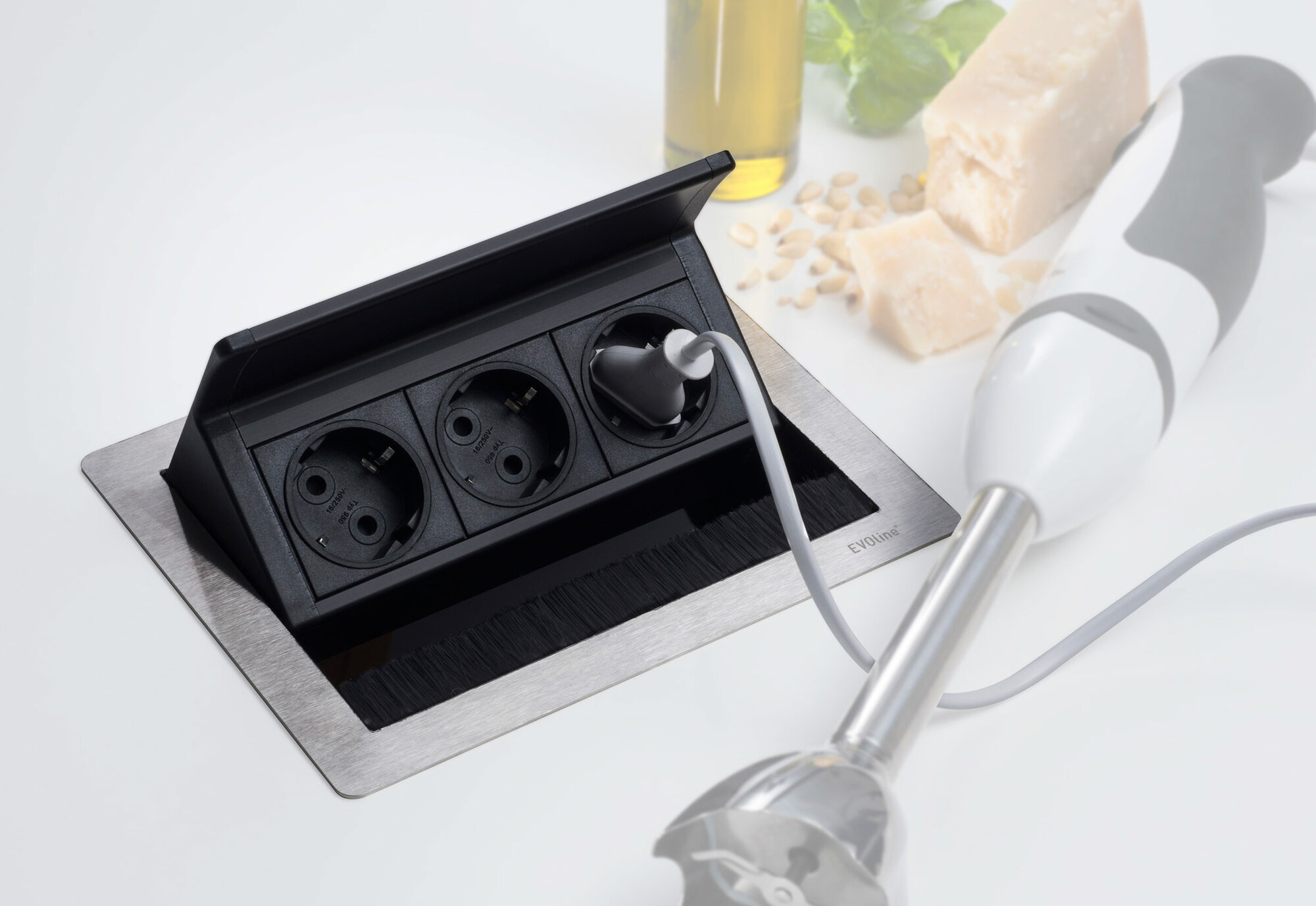 Блок розеток EVOline FlipTop Push S нержавеющая сталь (159370024900)