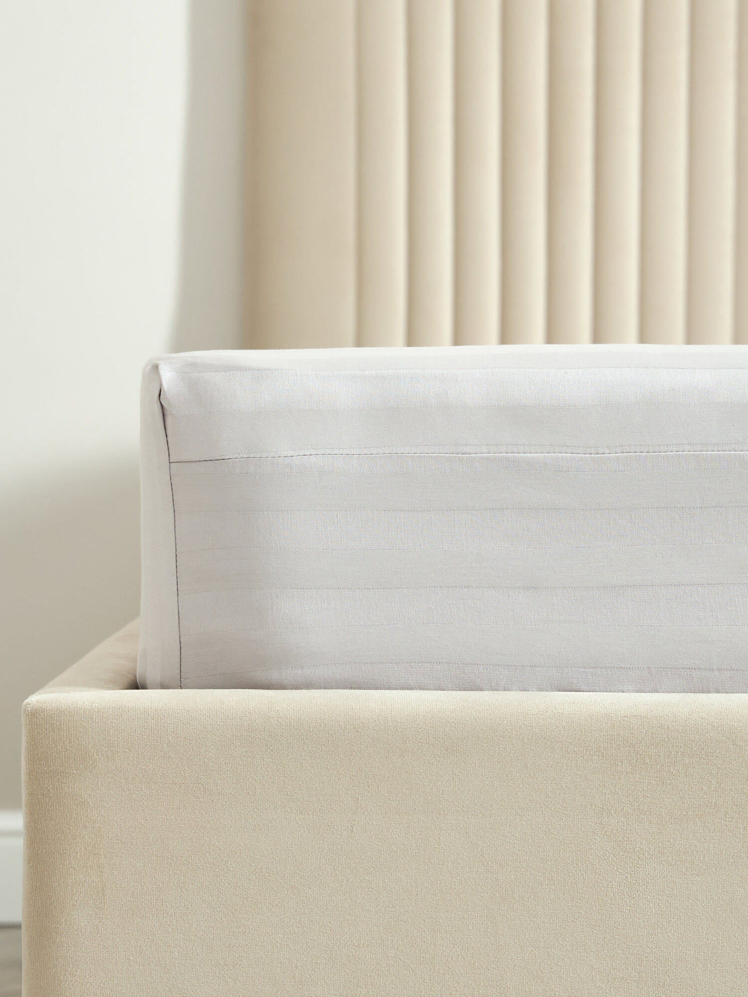 Простыня на резинке страйп-сатин 200х180х25 "Cozy Home" рис. 40964 - 1 Пепельно-серый/Ash gray