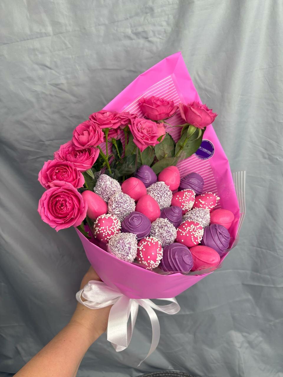 New. Букет из клубники с розами коллекция "Amoure" с бесплатной открыткой. Презент сладкий ароматный