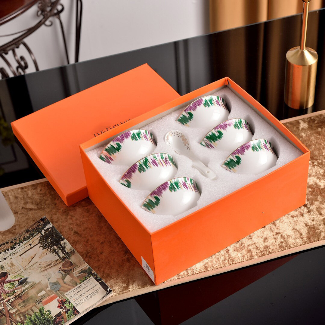 2026 Европейский стиль домашняя керамическая миска набор суповых мисок подарочная коробка высокая миска для риса ложка изысканный роскошный подарок оптовая продажа от фабрики