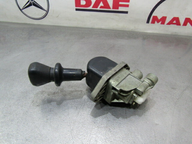 Кран ручного тормоза MAN TGA, TGX, TGS, есть повреждение