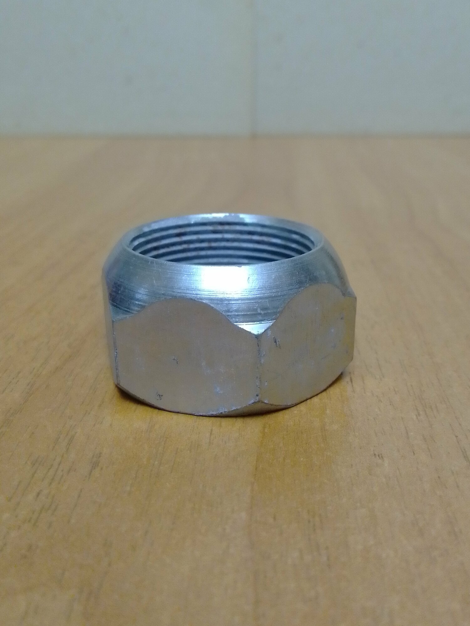 Гайка М30х1,5 колеса задняя, правая резьба для ГАЗ-53,3307 , ЗИЛ, краз. Ключ 38 мм. Россия, Красная Этна 250716-п29.