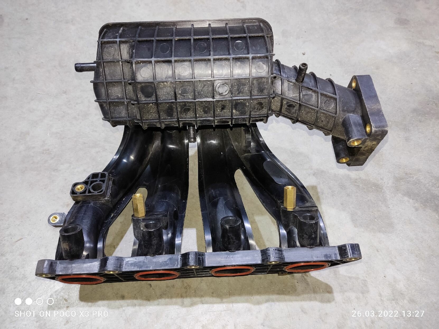 Коллектор впускной Lifan Smily NEW (330) [1.3 16V CVT хетчбэк] LF479Q3B1008200A2