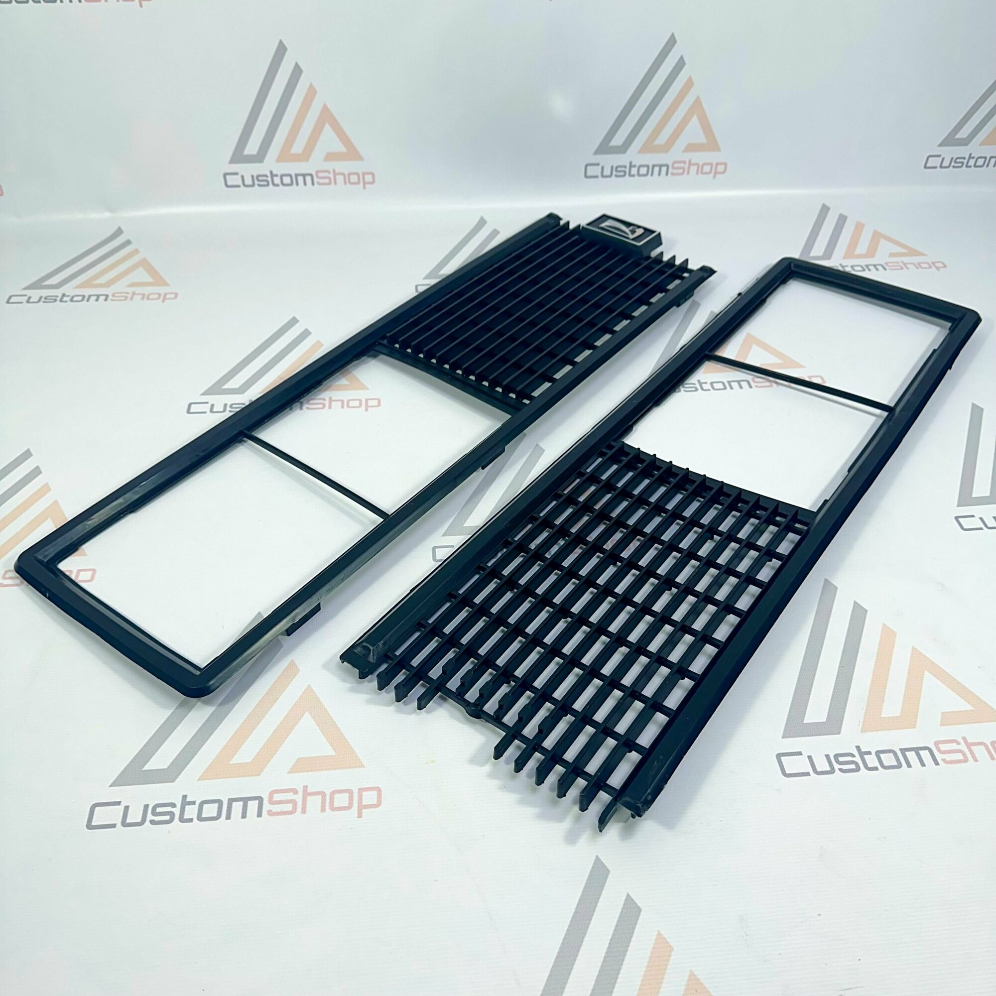 Решетка радиатора ВАЗ 2106 Черная с ладьей