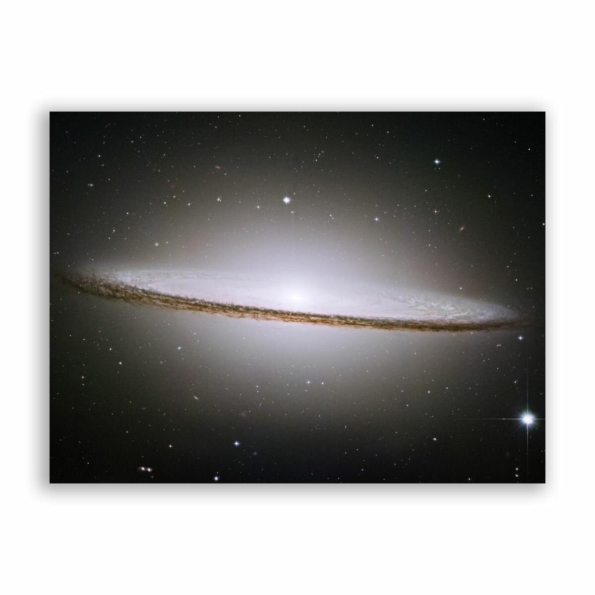 Постер, плакат на бумаге / Sombrero Galaxy / Галактика Сомбреро / Размер 30 x 40 см