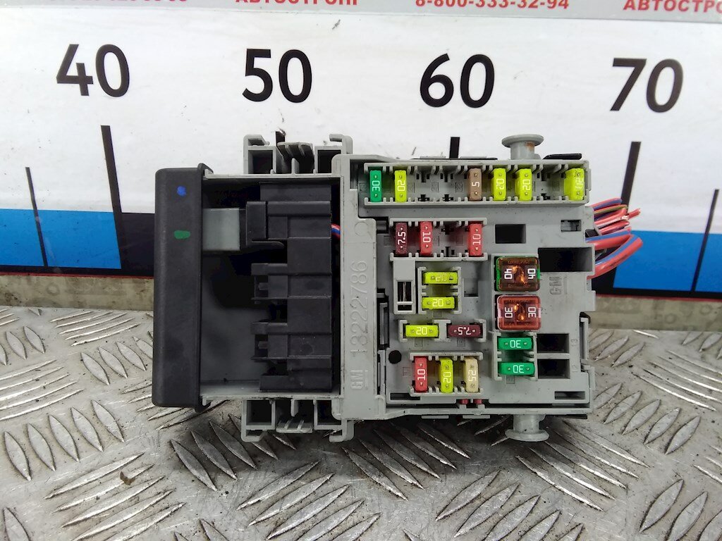 Блок предохранителей Opel Astra J 13222786 арт. 562827