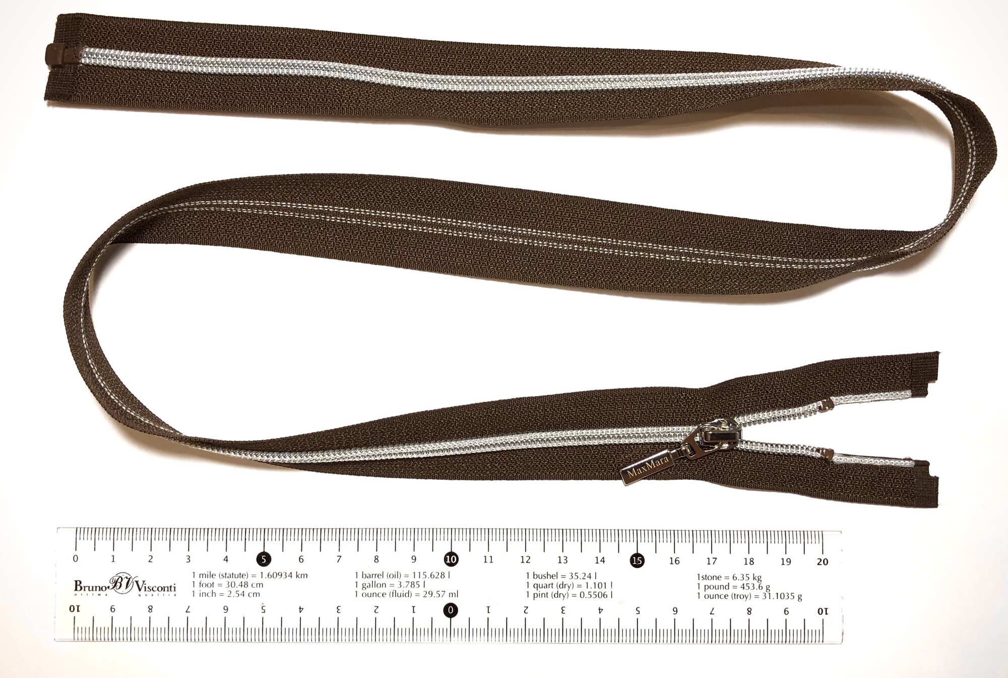 Молния пластик спиральная разъёмная коричневая основа/хром-звено бегунок с логотипом на язычке Max Mara - Италия (оригинал) Т4 - 74см (1зам.) 1шт.