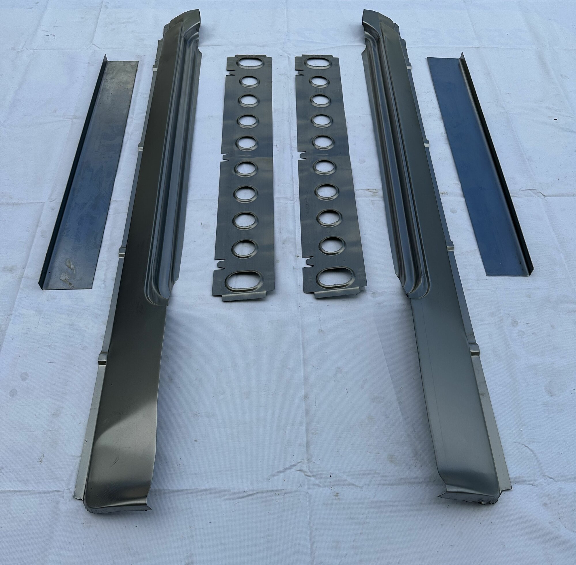 Комплект порогов на лада ВАЗ 2108, 2113