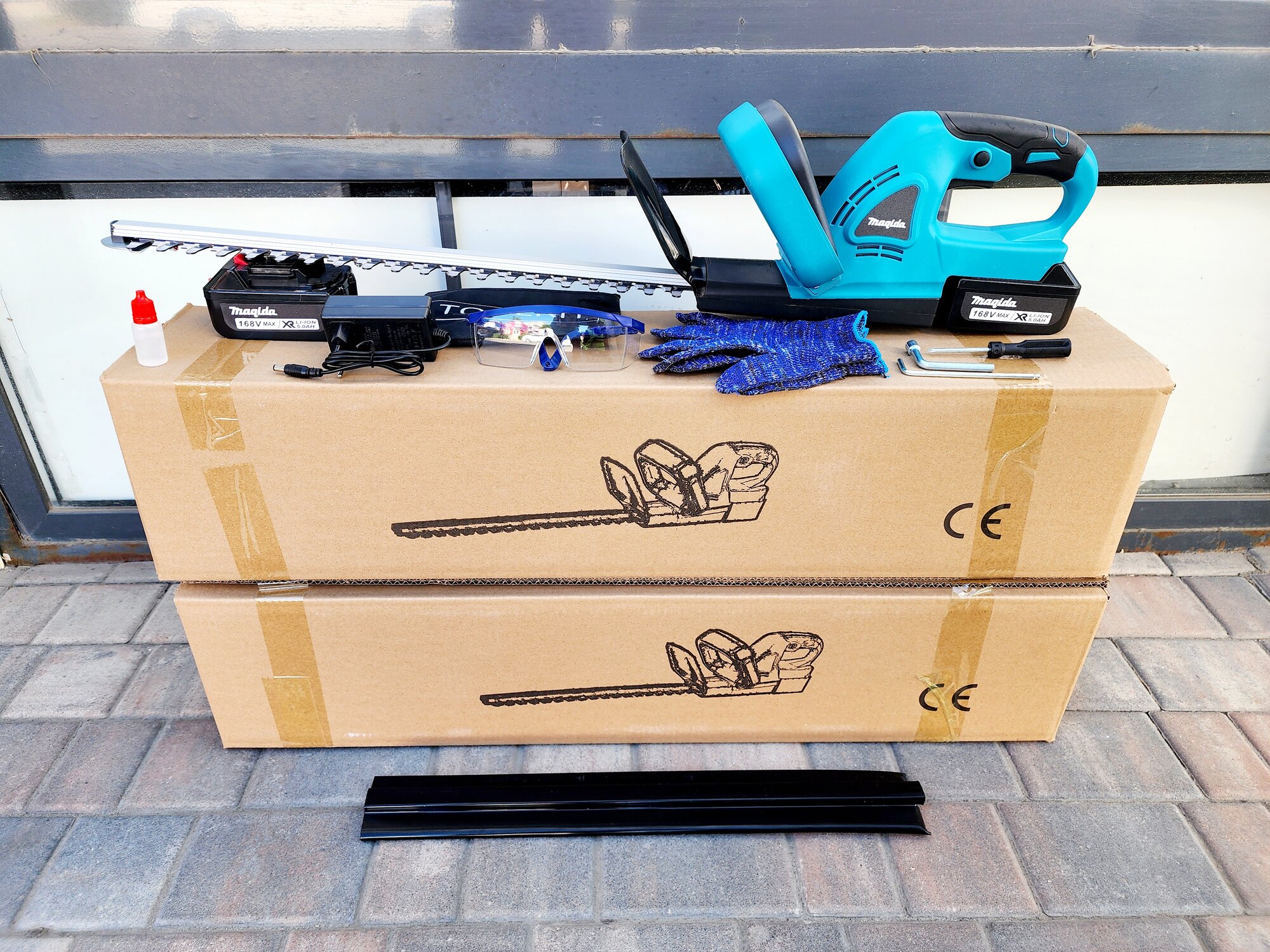 Кусторез аккумуляторный 21 В, 3 Ач, 48 см, шина Magida, двусторонний нож