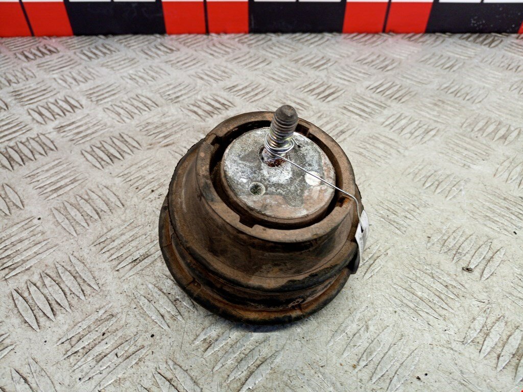 Подушка (опора) крепления двигателя BMW 5-Series (E39) 22116754608 арт. 681097