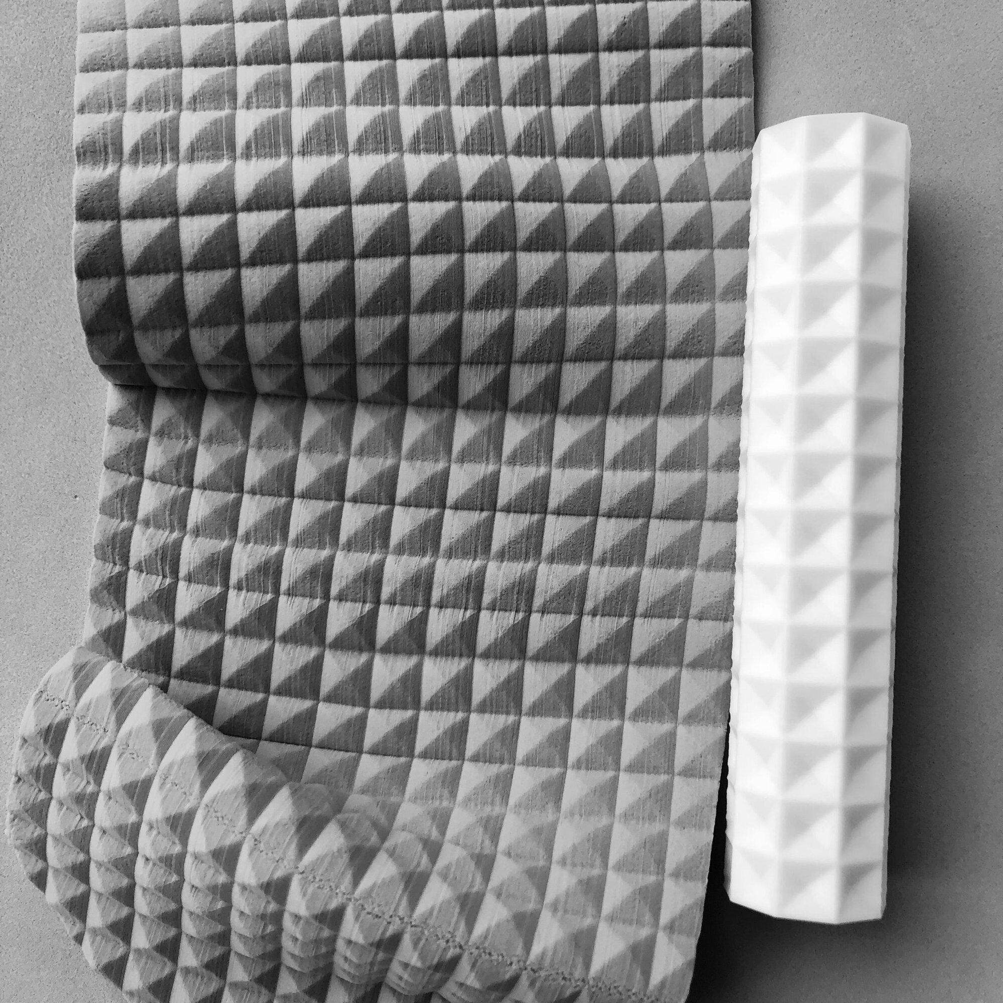 Рельефный ролик для текстур на пластичных материалах Пирамиды 12см