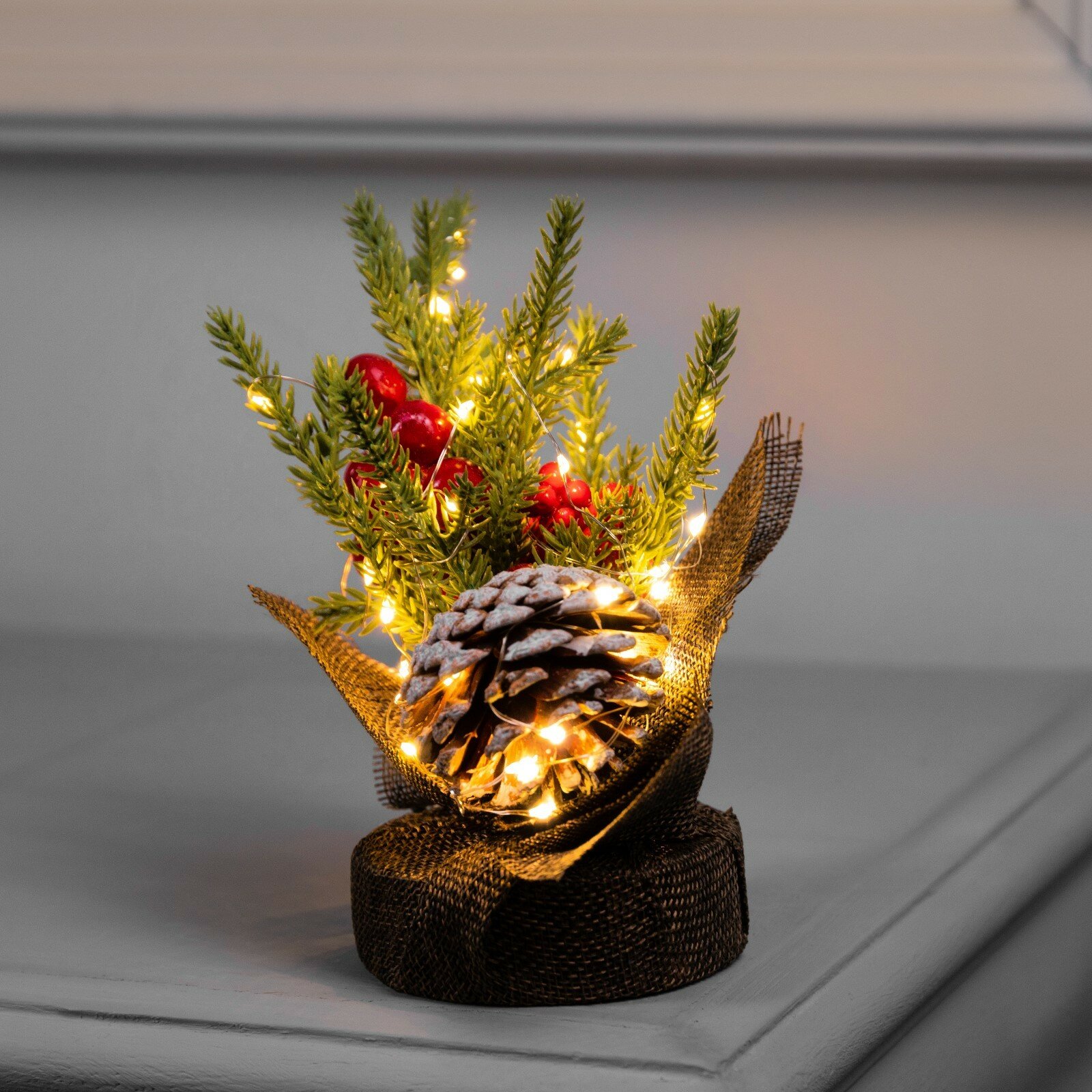 Фигура светодиодная «Зимняя рябина» 19 x13 x13 см, 10 LED, батарейки AG13x3 (в комплекте), свечение тёплое белое, 10487814