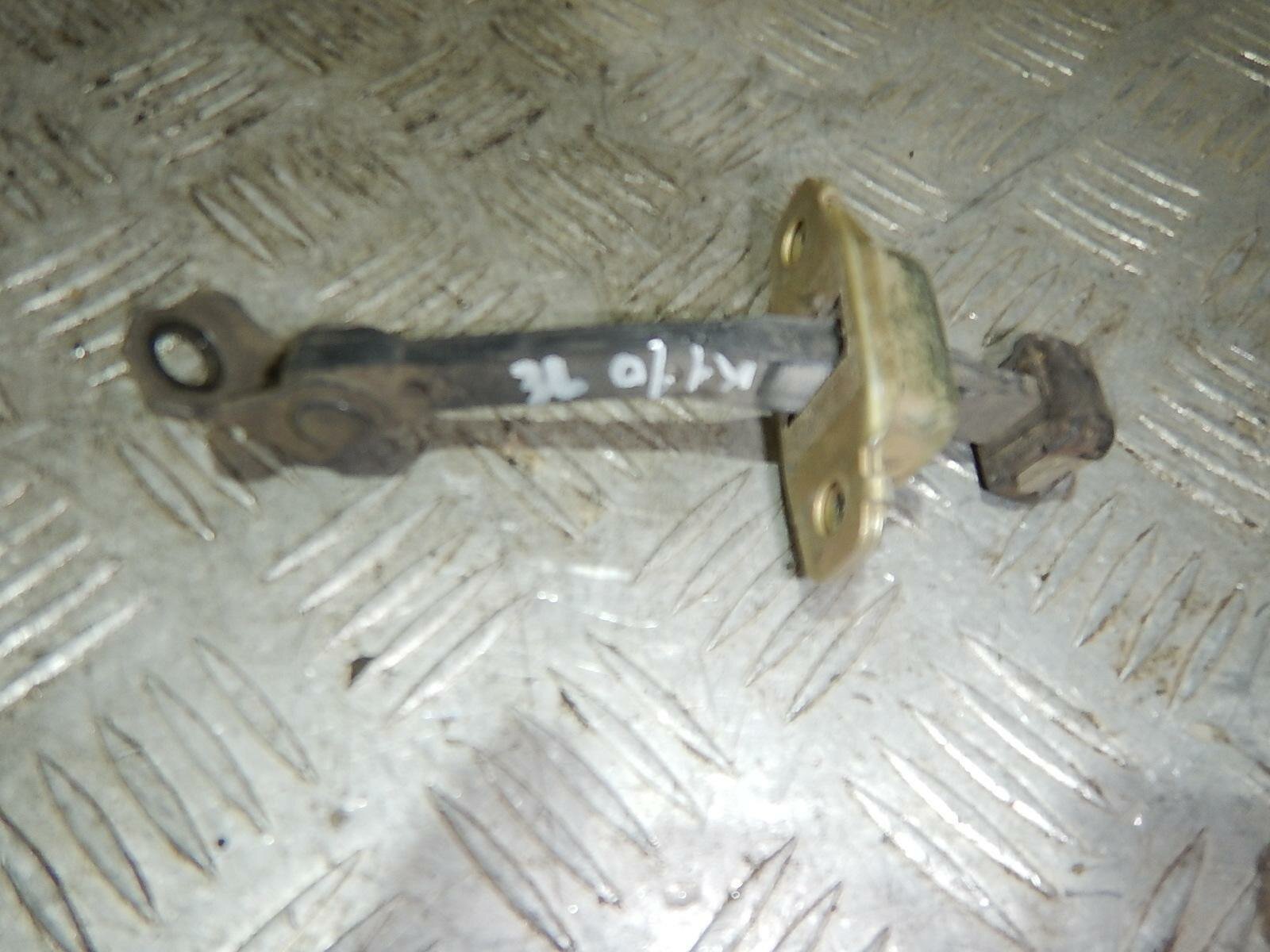 Б/У Ограничитель двери, Toyota (Тойота)-COROLLA 110 (95-02) TOYOTA COROLLA 110 (95-02) задней левой (Е110) Без видимых по...