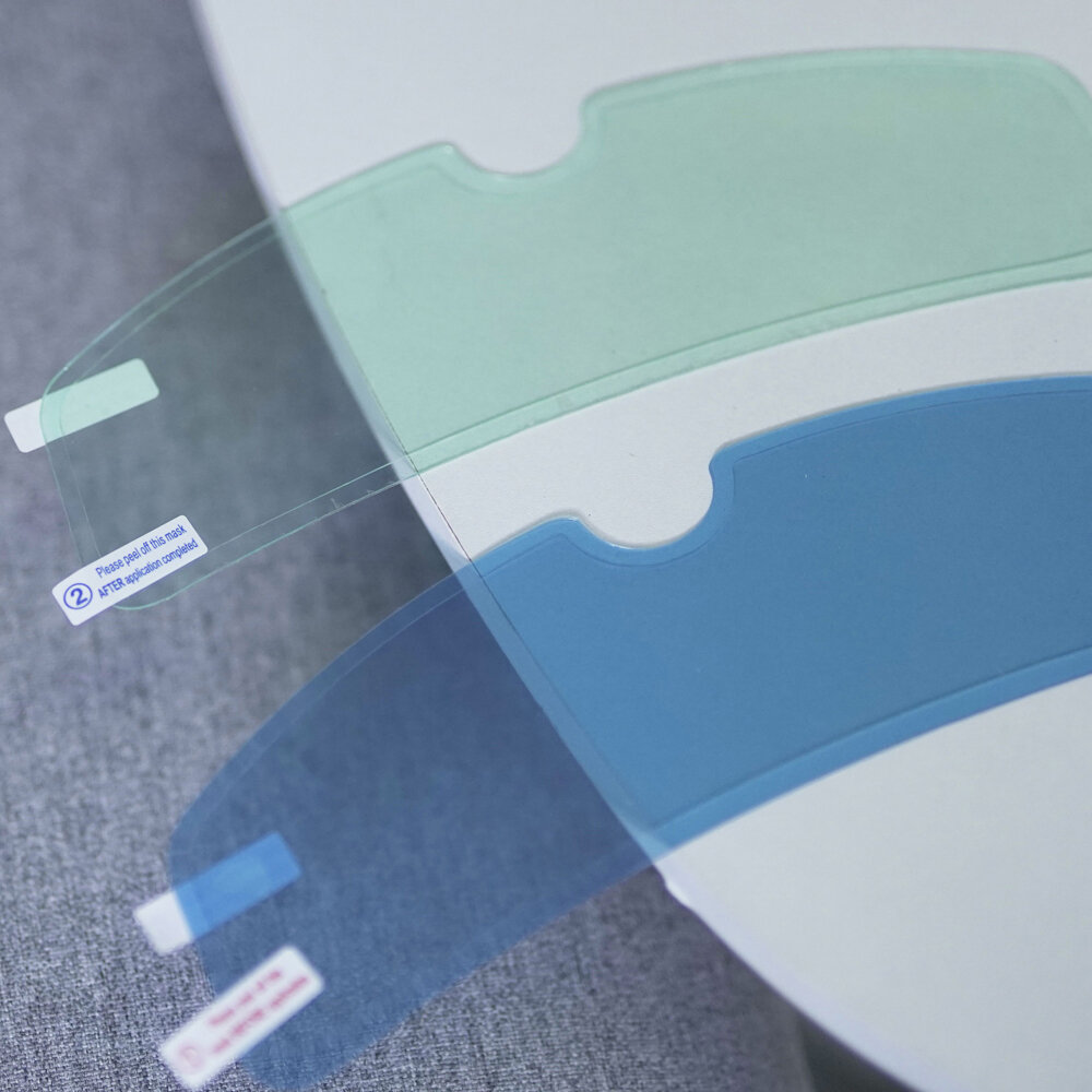 Антизапотевающая пленка на визор мотоциклетного шлема