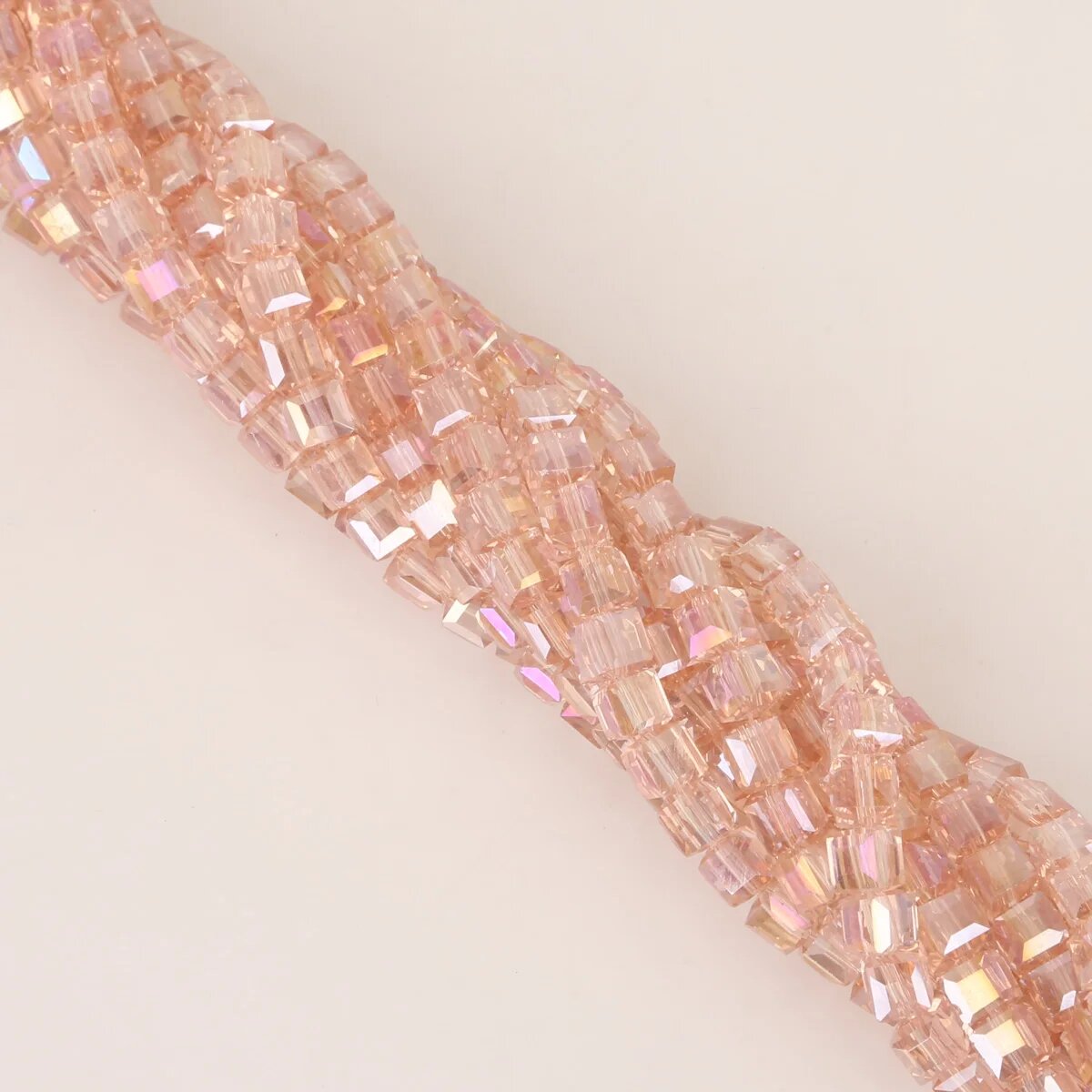 Celadon разноцветные стеклянные кубические бусины 2-8 мм Розовый, 6mm about 40Pcs, Light Pink