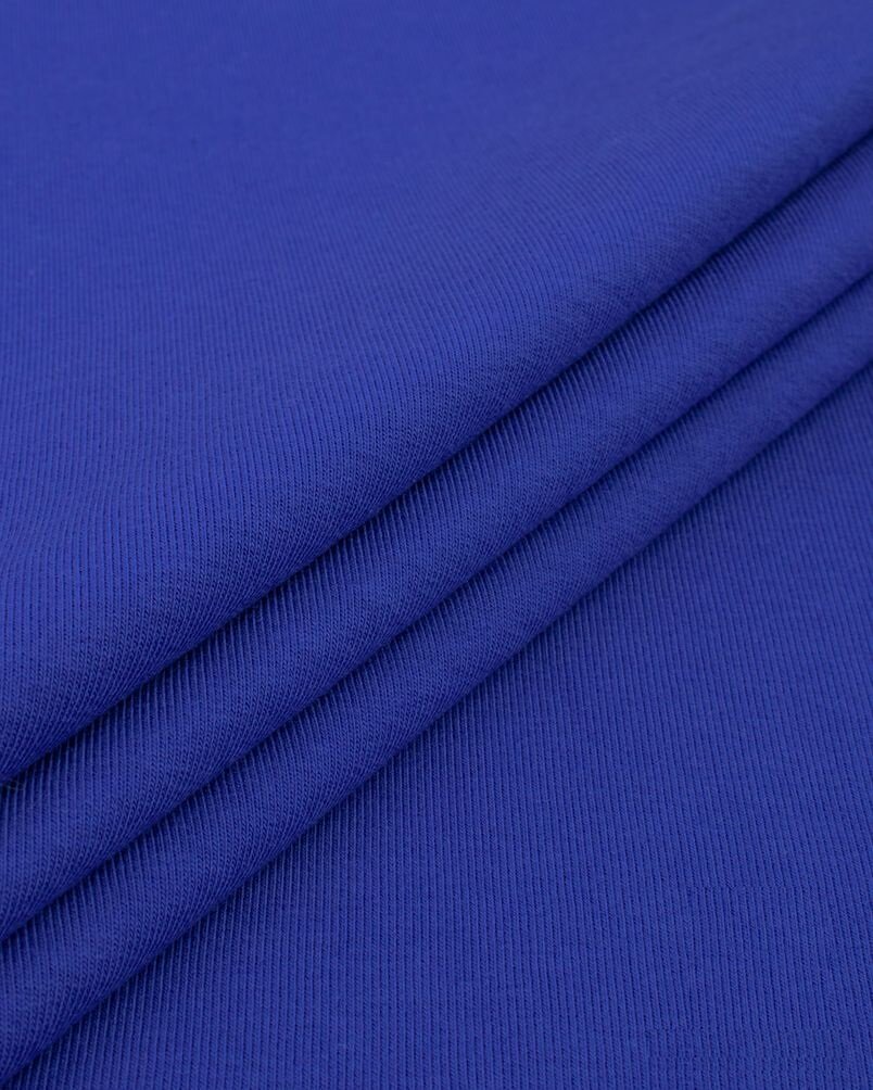 Ткань Футер 2-х нитка пенье. Состав: 73% хлопок, 22% пэ, 5% лайкра. Цвет василек. Готовый отрез 3*1,85 м.