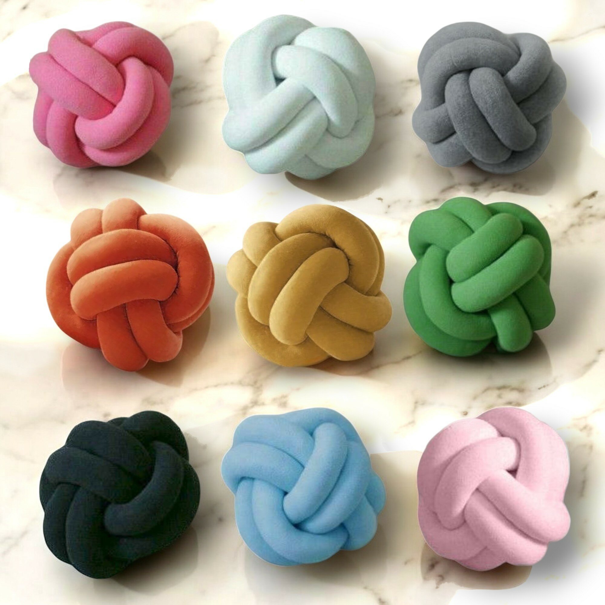 Подушка декоративная 30х30 голубого цвета. Интерьерная подушка на диван, шар, узел (Д0105)