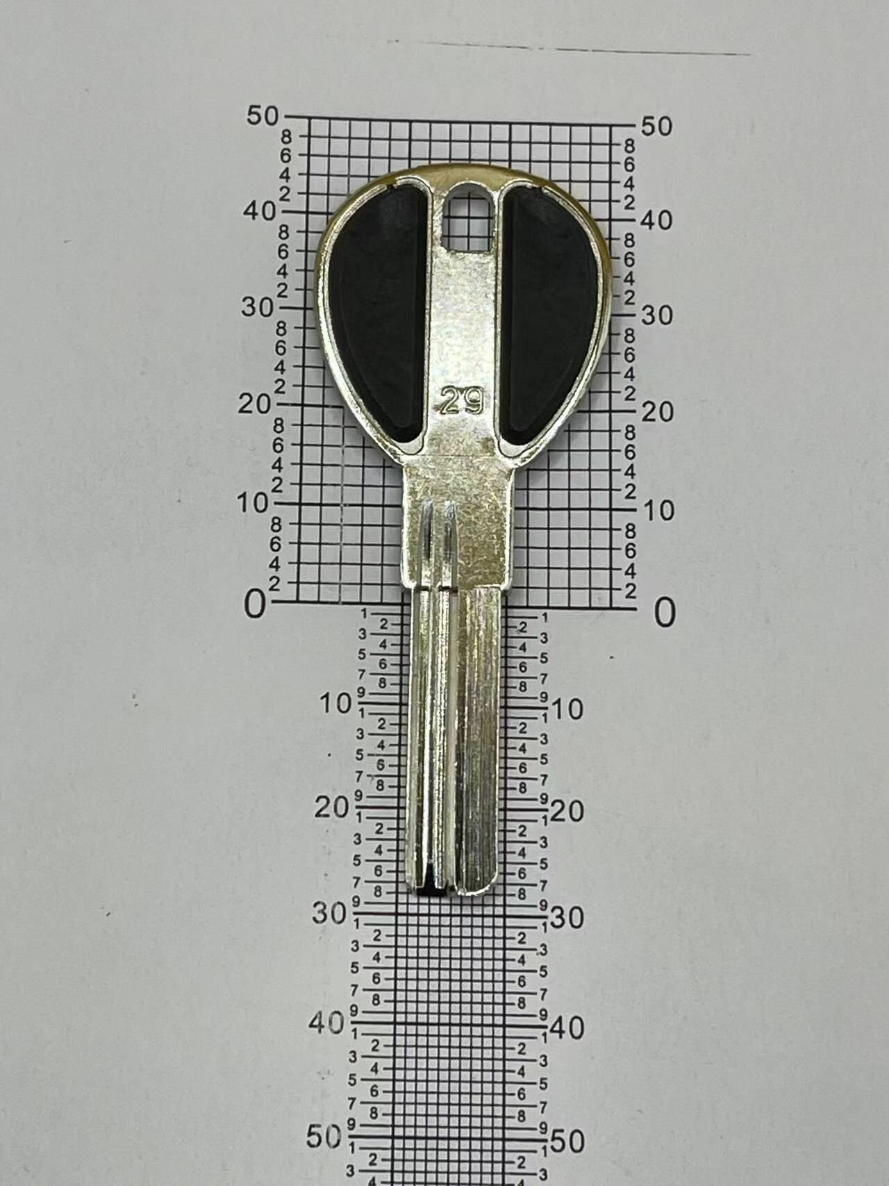 Вертикальный ключ MCM 2паза (29мм) (M-2DL) круглый - черный, (10шт