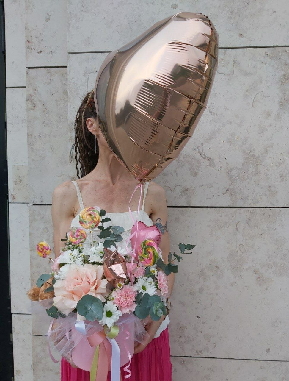 Decoriflora, Французская роза, Гвоздика, Плюшевый мишка, шарики цвет розовый, белый, зеленый, 9 шт