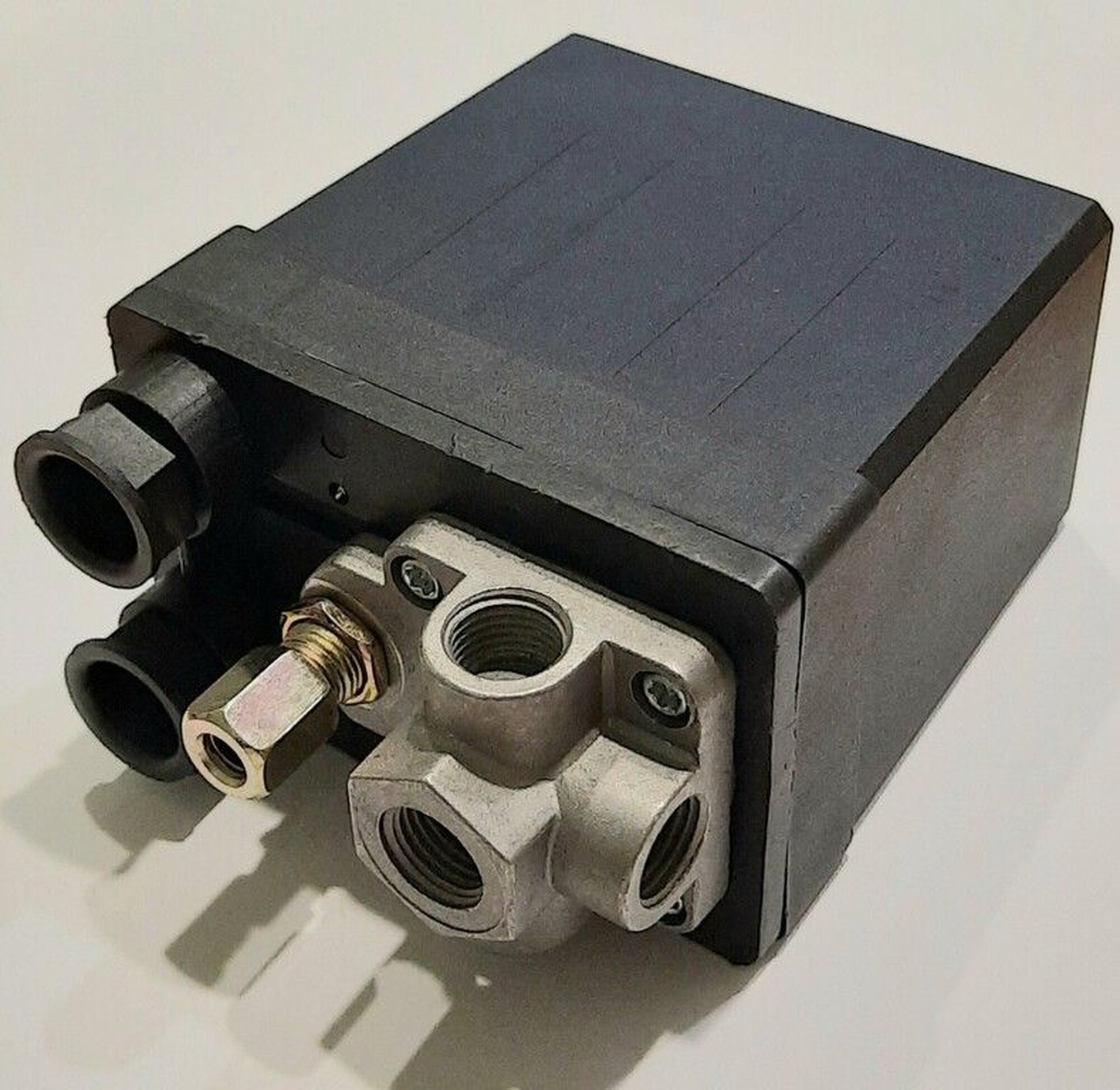 Прессостат, реле давления, автоматика для воздушного компрессора 220 В на 4 выхода резьба 1/4