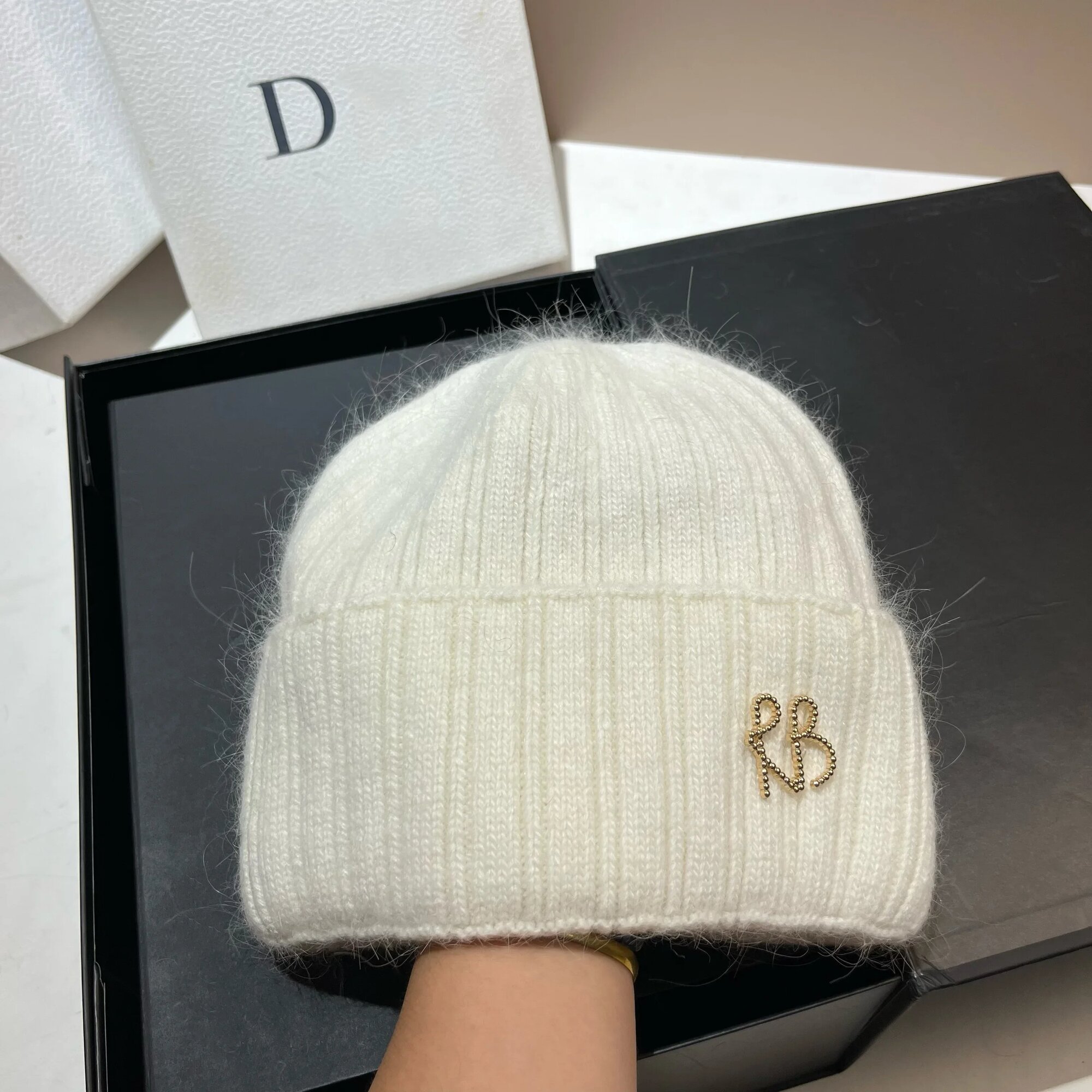 Шапка для женщин