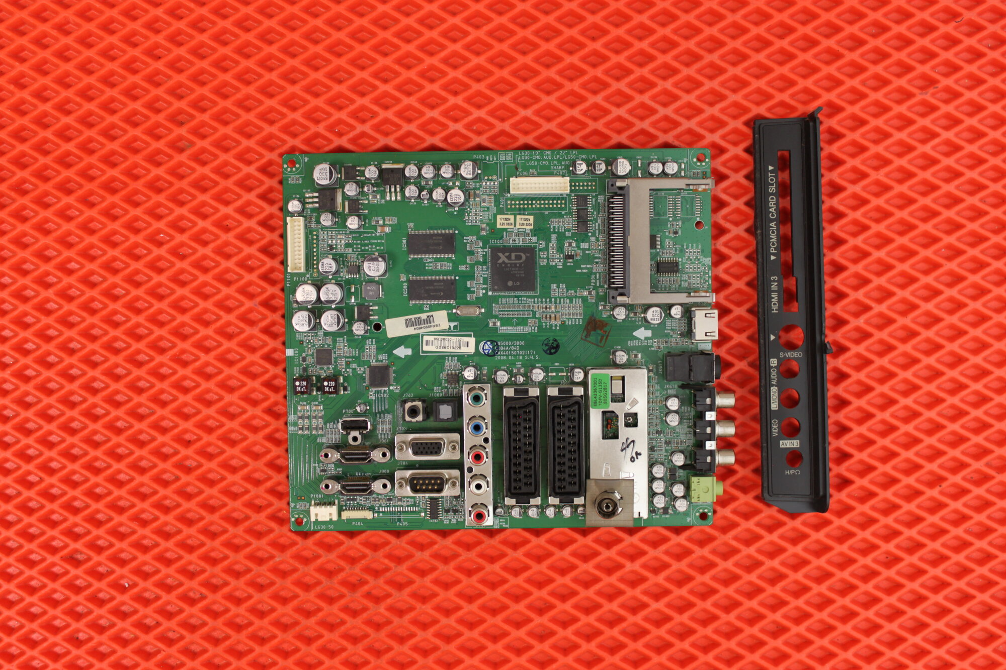 Основная плата (MAIN) EAX40150702 (17) для телевизора LG 26LG3050 в надёжной упаковке