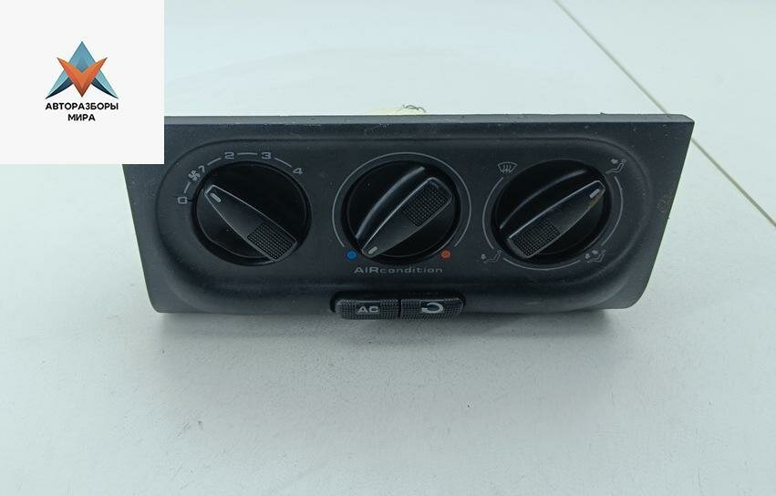 Блок управления печки / климат-контроля Volkswagen Passat B4 1995 357819045A