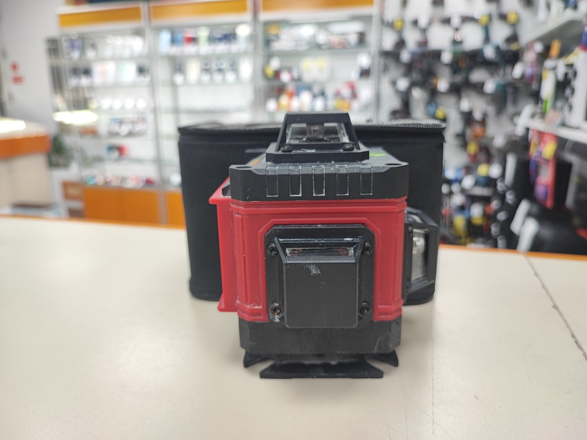 Лазерный нивелир Elitech ЛН16-ЗЕЛ Промо аккумуляторный до 20/50м ± 0,3 мм/м, б/у, уценка