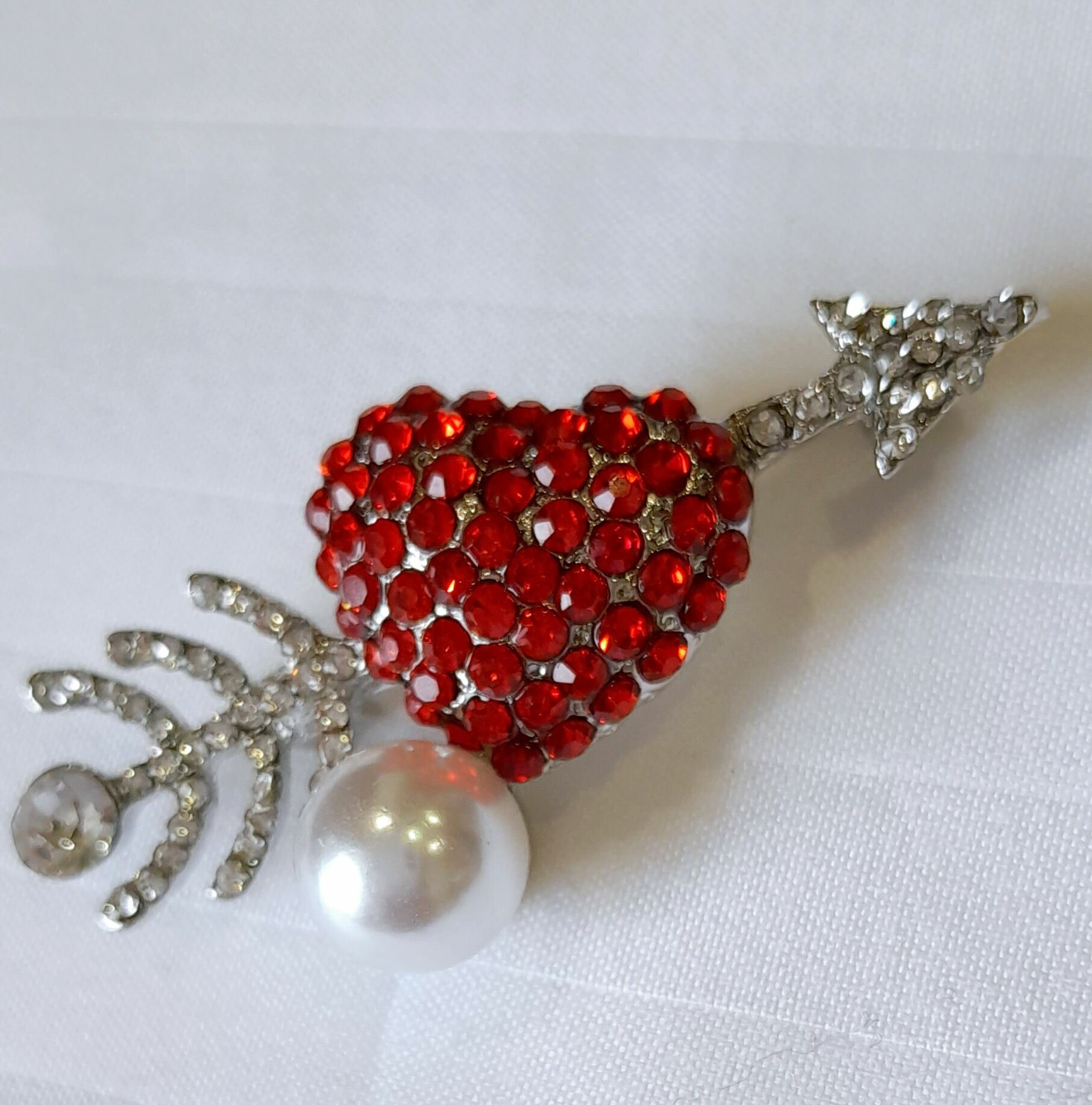 Брошь, искусственный камень, стразы