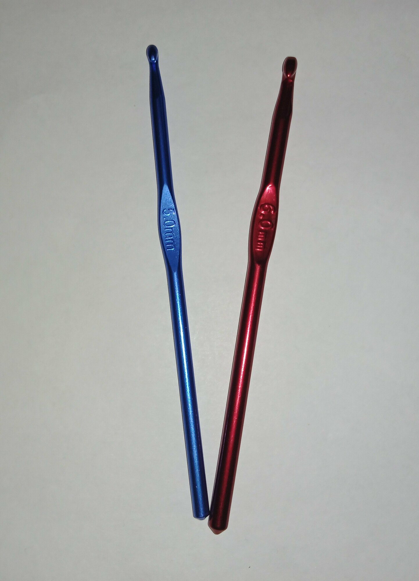 Набор крючков для вязания 2 шт, 5 мм и 6 мм