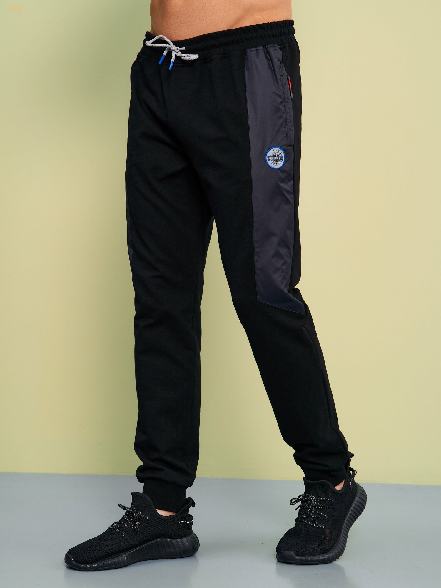 Брюки спортивные