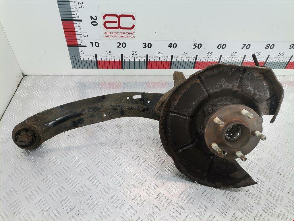 Ступица (кулак цапфа) задняя правая Ford Kuga 1 1556399 арт. 1769194