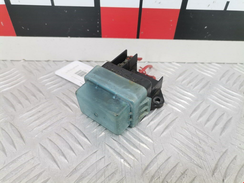 Блок предохранителей Peugeot 206 14878A арт. 1942030