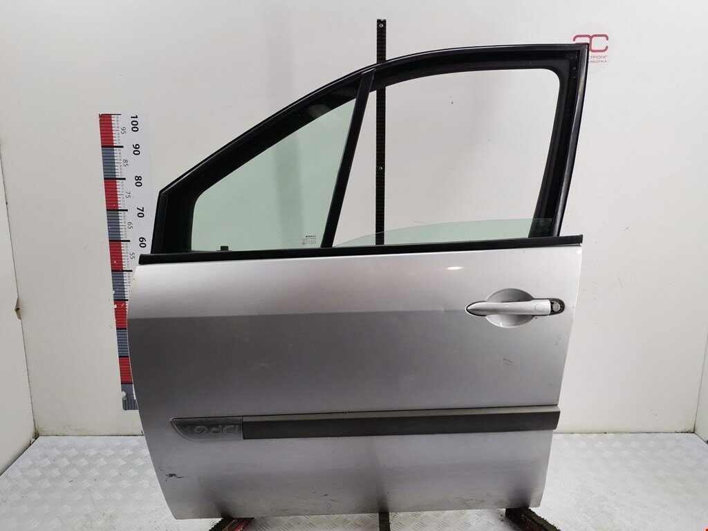 Дверь передняя левая Renault Scenic 2 801015506R арт. 1742024