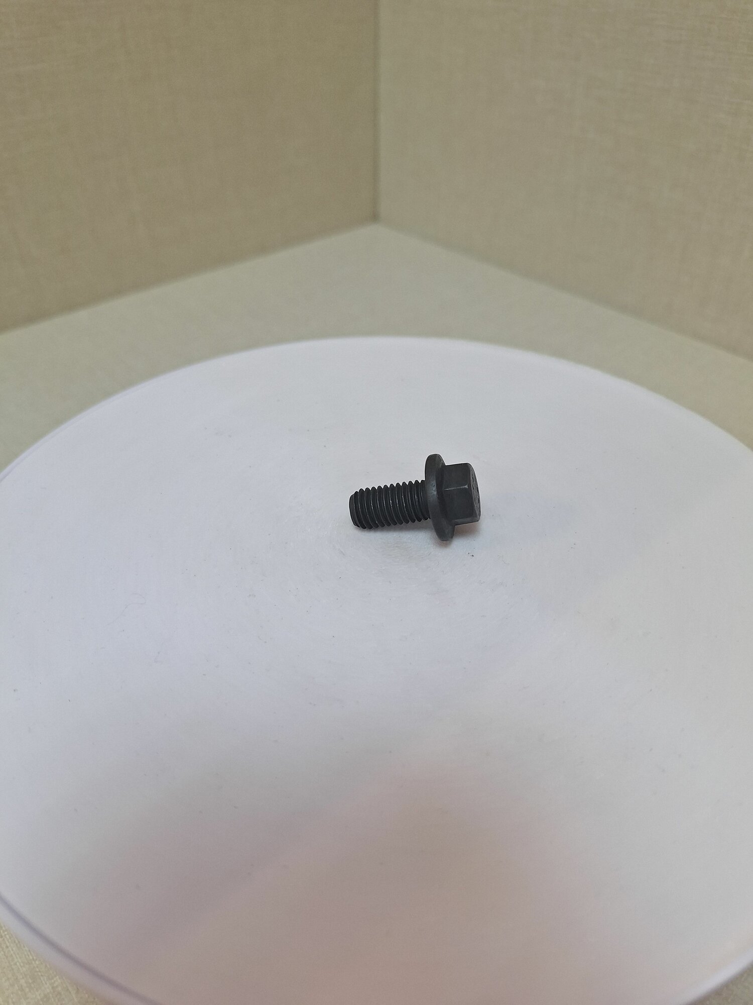 3903990 Болт М10*1,5*20 генератора и хомута топлив трубки ISBe