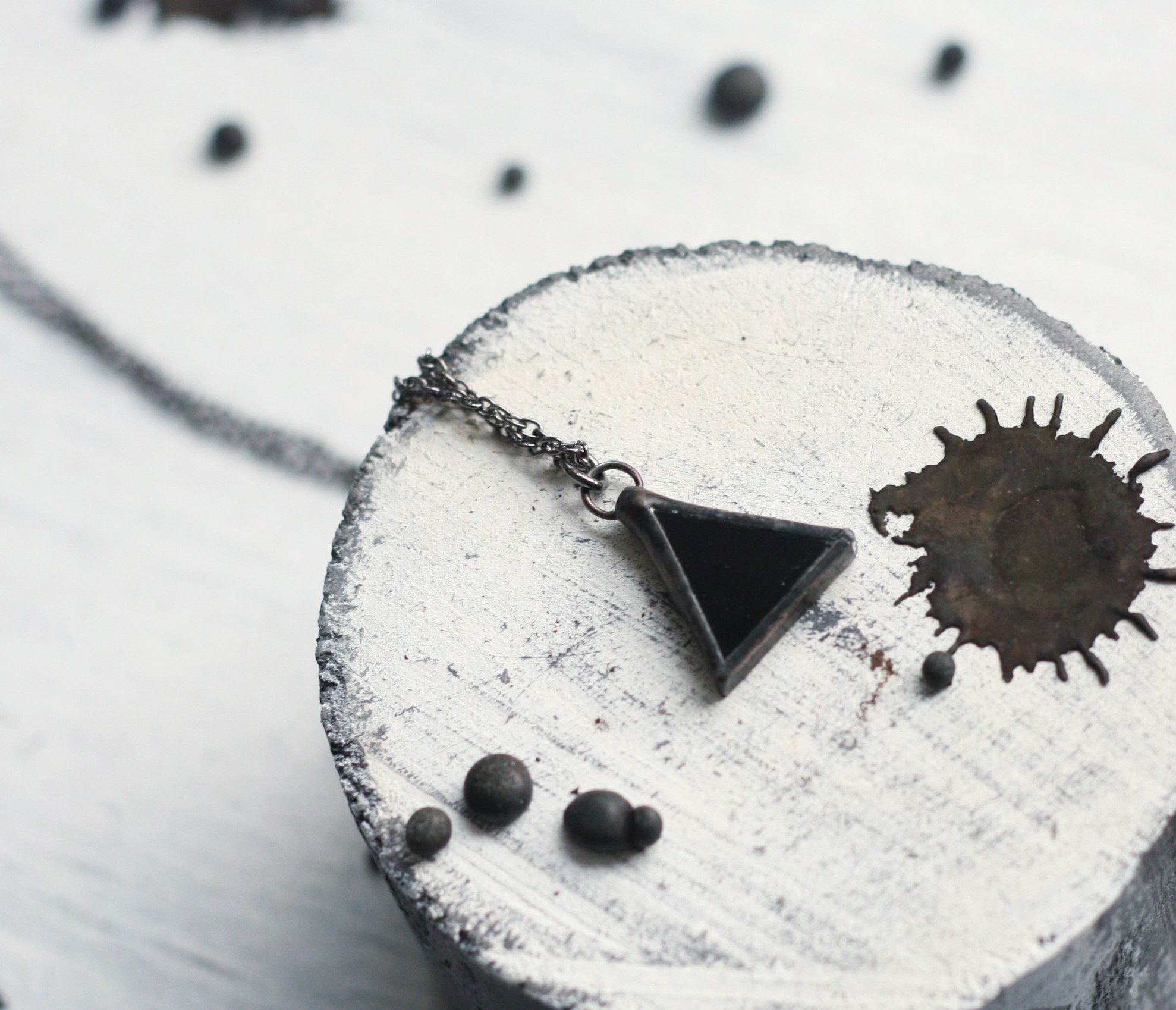 Колье, стекло