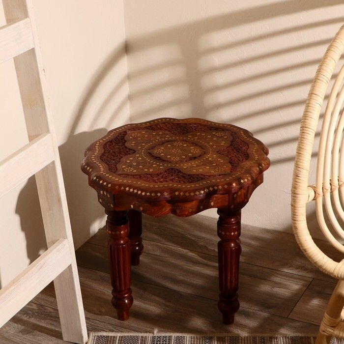 Стол резной 'Медуза' дерево 40х46х46 см