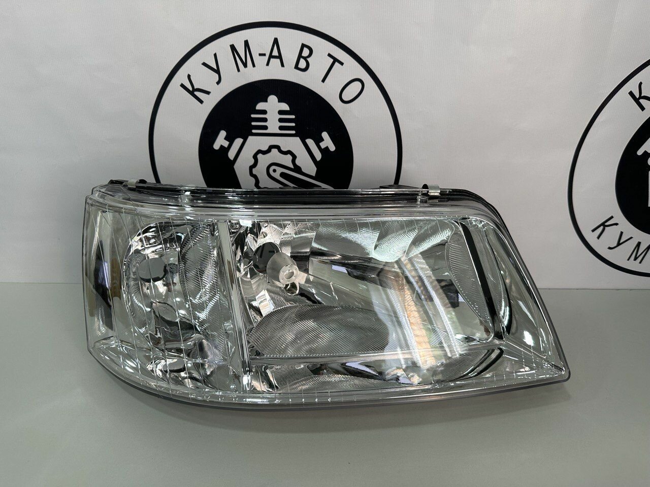 Правая фара Т5 Фольксваген Транспортер 5 Мультивэн 5 Transporter автобус , Caravelle V