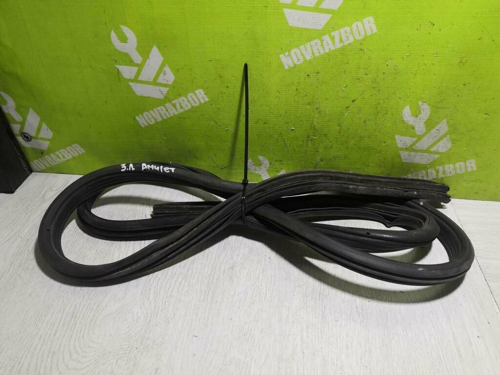 Уплотнитель двери Chery Amulet (A15) 2006 >