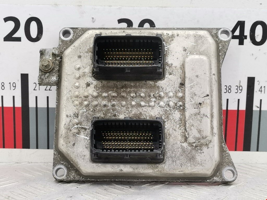 Блок управления двигателем Opel Zafira B 55563495 арт. 1940835