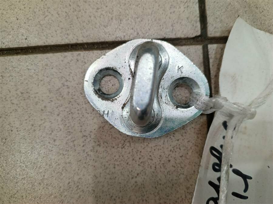 Ответная часть замка двери от Hyundai Solaris 2010-2017