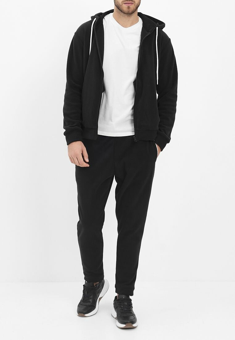 Костюм спортивный