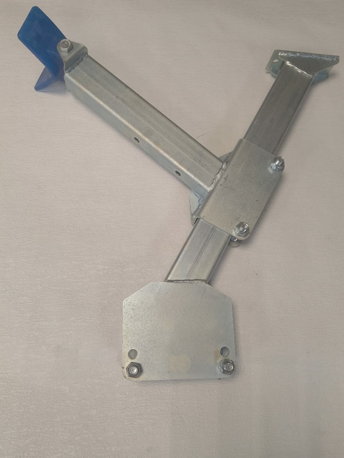 Кронштейн лебедки стандарт (с носовым упором)